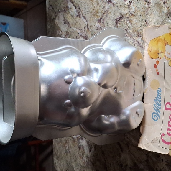 Wilton | Kitchen | Vtg 984 Wilton Care Bears Standup Cake Pan Set ...